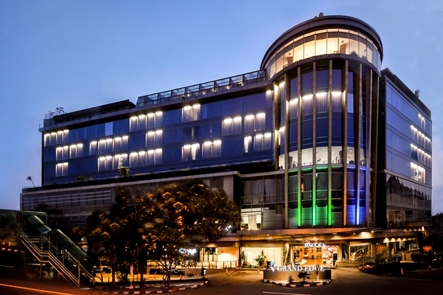 Home - Grand Edge Hotel Semarang